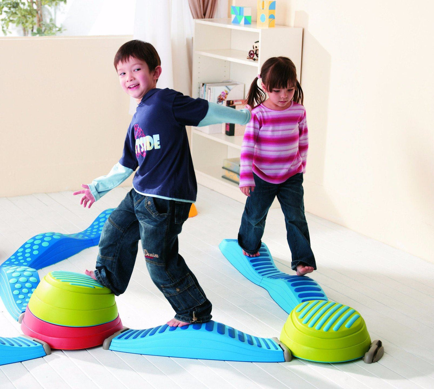 Wavy Tactile Path canada – Louise Kool & Galt